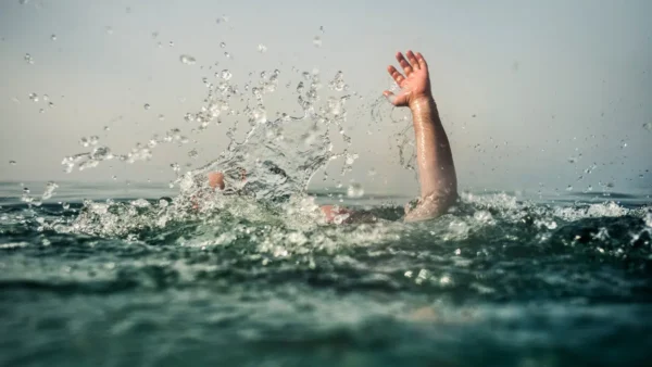 15-Y-O feared drowned after falling off Jet Ski – The Big Smith News Watch
