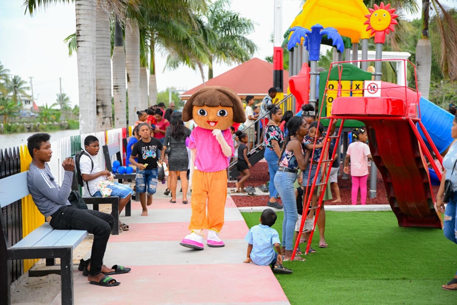 First Lady Commissions Independence Park in Region Two – The Big Smith ...